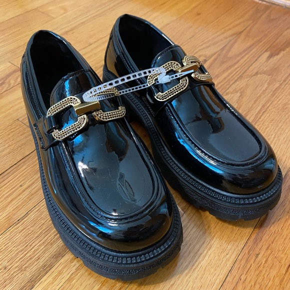 Yoki | Shoes | New Yoki Black Loafers With Gold Chain Accent | Poshmark